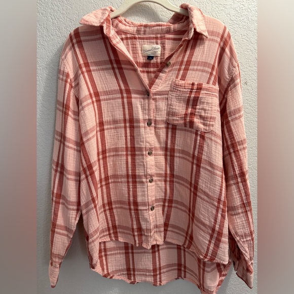 Universal Thread | Tops | Universal Thread Checkered Pink Button Down | Poshmark